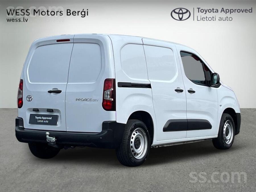 White Toyota Proace 2026 in Riga, with an engine capacity of 1.50 L and mileage of 23 thousand km for 21990 €, photo 3 on AUTOMOTO.COM.LV