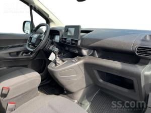 White Toyota Proace 2026 in Riga, with an engine capacity of 1.50 L and mileage of 23 thousand km for 21990 €, photo 7 on AUTOMOTO.COM.LV