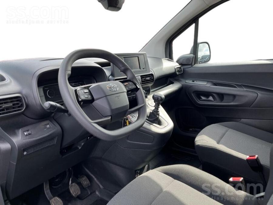 White Toyota Proace 2026 in Riga, with an engine capacity of 1.50 L and mileage of 23 thousand km for 21990 €, photo 12 on AUTOMOTO.COM.LV
