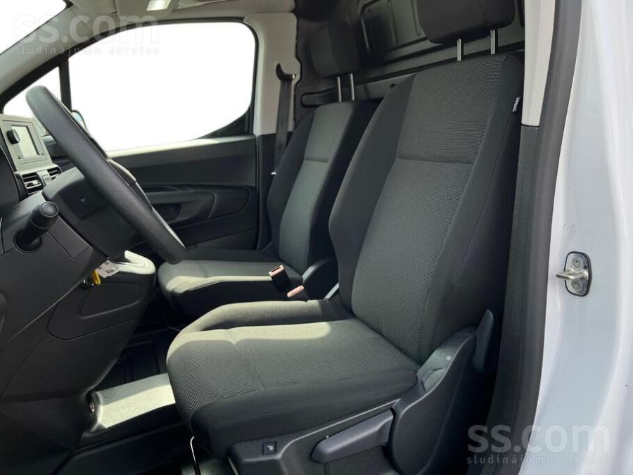 White Toyota Proace 2026 in Riga, with an engine capacity of 1.50 L and mileage of 23 thousand km for 21990 €, photo 13 on AUTOMOTO.COM.LV