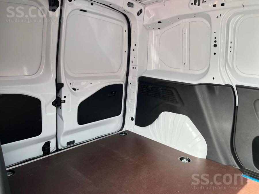 White Toyota Proace 2026 in Riga, with an engine capacity of 1.50 L and mileage of 23 thousand km for 21990 €, photo 20 on AUTOMOTO.COM.LV