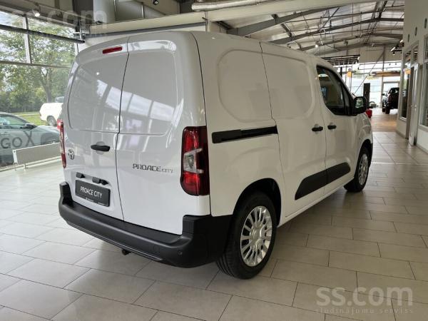 Balts Toyota Proace 2026 Ventspils, ar dzinēja tilpumu 1.50 L un nobraukumu 0 tūkst. km par 21900 €, foto 3 vietnē AUTOMOTO.COM.LV
