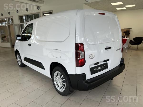 Balts Toyota Proace 2026 Ventspils, ar dzinēja tilpumu 1.50 L un nobraukumu 0 tūkst. km par 21900 €, foto 5 vietnē AUTOMOTO.COM.LV