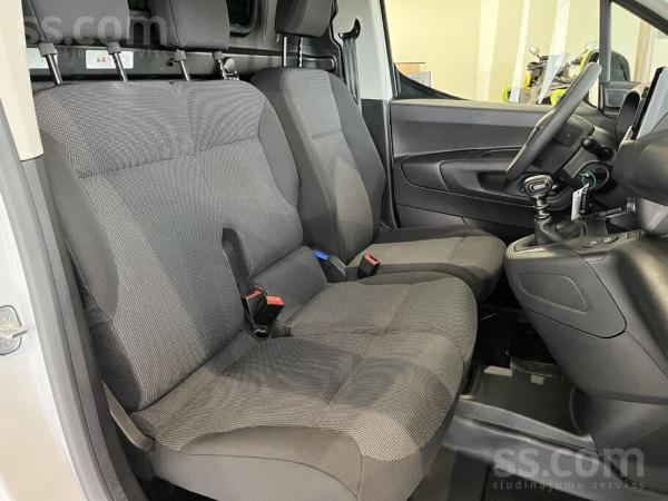 Balts Toyota Proace 2026 Ventspils, ar dzinēja tilpumu 1.50 L un nobraukumu 0 tūkst. km par 21900 €, foto 8 vietnē AUTOMOTO.COM.LV