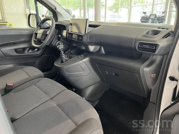Balts Toyota Proace 2026 Ventspils, ar dzinēja tilpumu 1.50 L un nobraukumu 0 tūkst. km par 21900 €, foto 9 vietnē AUTOMOTO.COM.LV
