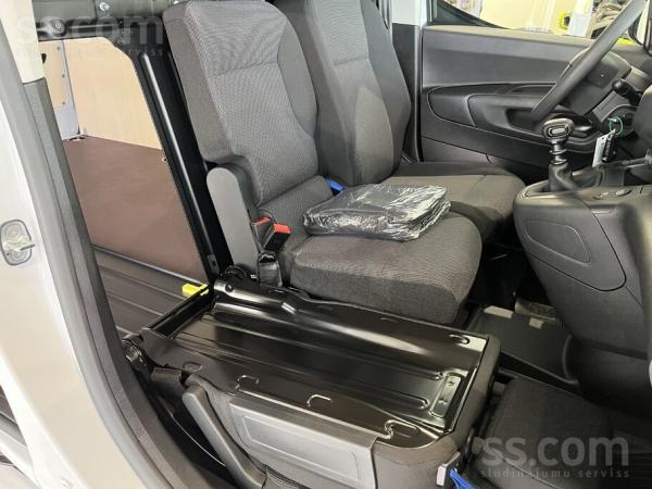 Balts Toyota Proace 2026 Ventspils, ar dzinēja tilpumu 1.50 L un nobraukumu 0 tūkst. km par 21900 €, foto 11 vietnē AUTOMOTO.COM.LV