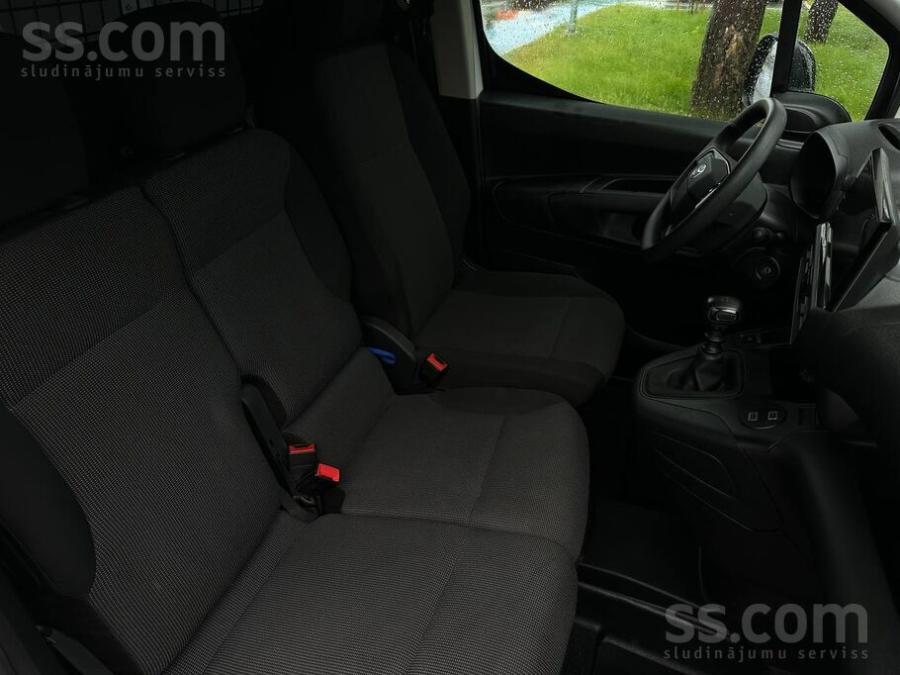 Balts Toyota Proace 2025 Rīga, ar dzinēja tilpumu 1.50 L un nobraukumu 32 tūkst. km par 15700 €, foto 16 vietnē AUTOMOTO.COM.LV
