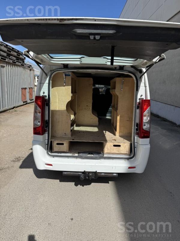 White Toyota Proace 2015 in Riga, with an engine capacity of 2.00 L and mileage of 109 thousand km for 8700 €, photo 8 on AUTOMOTO.COM.LV