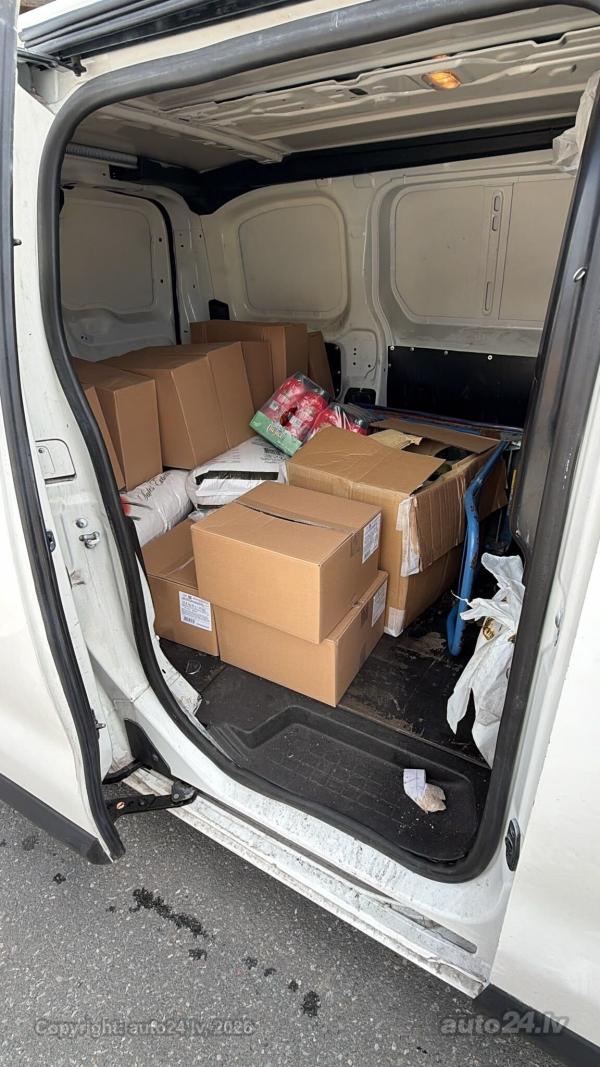 White Toyota Proace 2016 in Tallinn, with an engine capacity of 1.60 L and mileage of 195 thousand km for 7500 €, photo 1 on AUTOMOTO.COM.LV