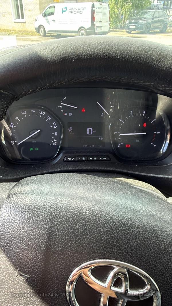 White Toyota Proace 2016 in Tallinn, with an engine capacity of 1.60 L and mileage of 195 thousand km for 7500 €, photo 7 on AUTOMOTO.COM.LV