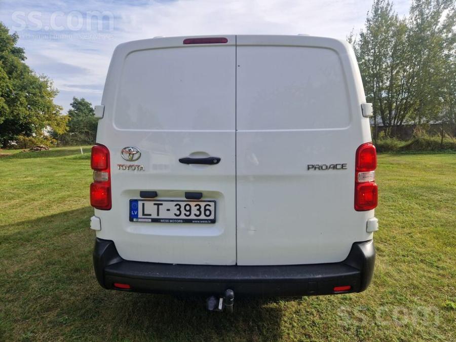 White Toyota Proace 2018 in Riga, with an engine capacity of 2.00 L and mileage of 201 thousand km for 8000 €, photo 5 on AUTOMOTO.COM.LV