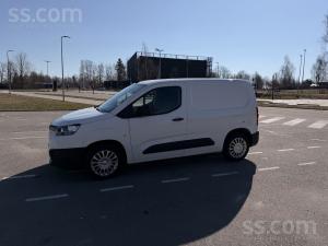 Balts Toyota Proace 2020 Cēsis, ar dzinēja tilpumu 1.50 L un nobraukumu 102 tūkst. km par 11650 €, foto  vietnē AUTOMOTO.COM.LV