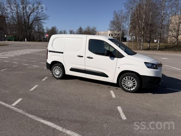 Balts Toyota Proace 2020 Cēsis, ar dzinēja tilpumu 1.50 L un nobraukumu 102 tūkst. km par 11650 €, foto 2 vietnē AUTOMOTO.COM.LV