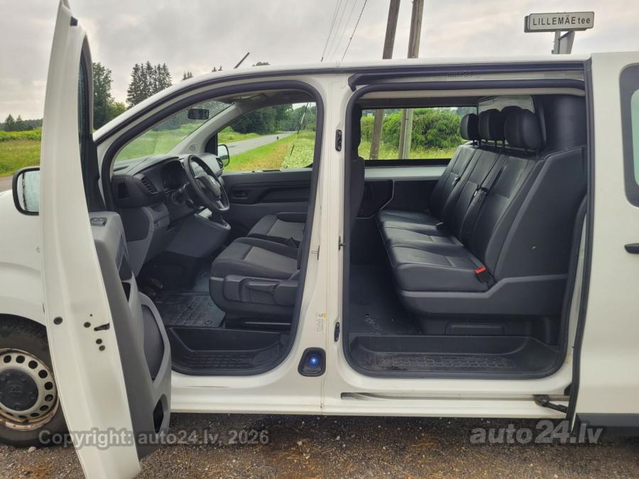White Toyota Proace 2020 in Tallinn, with an engine capacity of 2.00 L and mileage of 82 thousand km for 24900 €, photo 4 on AUTOMOTO.COM.LV