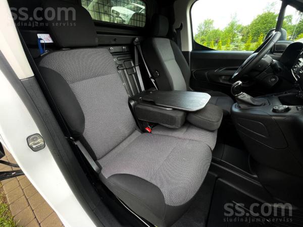 White Toyota Proace 2021 in Jelgava, with an engine capacity of 1.50 L and mileage of 268 thousand km for 9996 €, photo 5 on AUTOMOTO.COM.LV
