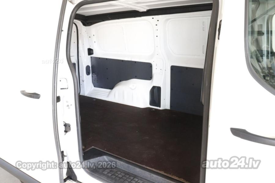 Balts Toyota Proace 2022 Tallina, ar dzinēja tilpumu 2.00 L un nobraukumu 140 tūkst. km par 16990 €, foto 12 vietnē AUTOMOTO.COM.LV