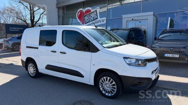 White Toyota Proace 2022 in Riga, with an engine capacity of 1.50 L and mileage of 59 thousand km for 14400 €, photo 2 on AUTOMOTO.COM.LV