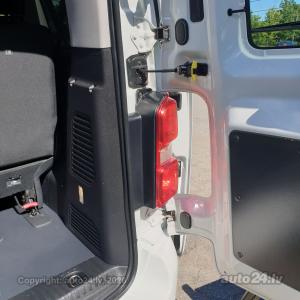White Toyota Proace 2022 in Tallinn, with an engine capacity of 1.50 L and mileage of 46 thousand km for 22000 €, photo 14 on AUTOMOTO.COM.LV