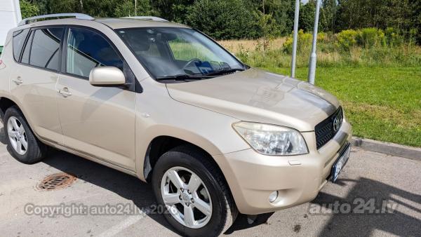 Smilšu krāsa Toyota RAV4 2007 Rīga, ar dzinēja tilpumu 2.00 L un nobraukumu 120 tūkst. km par 8000 €, foto 2 vietnē AUTOMOTO.COM.LV