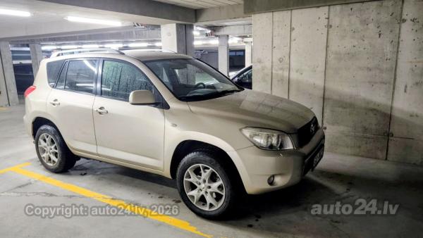 Smilšu krāsa Toyota RAV4 2007 Rīga, ar dzinēja tilpumu 2.00 L un nobraukumu 120 tūkst. km par 8000 €, foto 6 vietnē AUTOMOTO.COM.LV