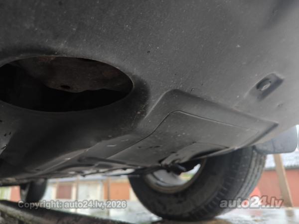 Smilšu krāsa Toyota RAV4 2007 Rīga, ar dzinēja tilpumu 2.00 L un nobraukumu 120 tūkst. km par 8000 €, foto 8 vietnē AUTOMOTO.COM.LV