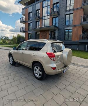 Beige Toyota RAV4 2007 in Riga, with an engine capacity of 2.00 L and mileage of 120 thousand km for 8000 €, photo 14 on AUTOMOTO.COM.LV
