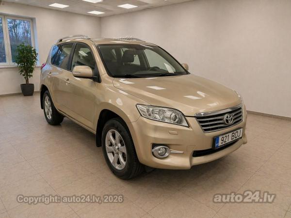 Beige Toyota RAV4 2011 in Tartu, with an engine capacity of 2.00 L and mileage of 224 thousand km for 7980 €, photo 1 on AUTOMOTO.COM.LV