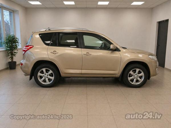 Beige Toyota RAV4 2011 in Tartu, with an engine capacity of 2.00 L and mileage of 224 thousand km for 7980 €, photo 3 on AUTOMOTO.COM.LV