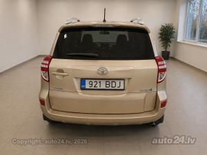 Beige Toyota RAV4 2011 in Tartu, with an engine capacity of 2.00 L and mileage of 224 thousand km for 7980 €, photo 7 on AUTOMOTO.COM.LV