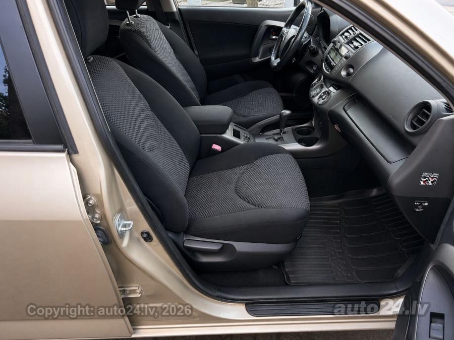 Beige Toyota RAV4 2011 in Tartu, with an engine capacity of 2.00 L and mileage of 224 thousand km for 7980 €, photo 12 on AUTOMOTO.COM.LV