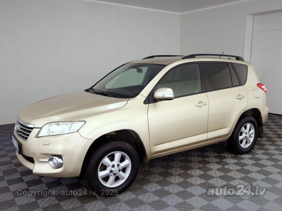 Smilšu krāsa Toyota RAV4 2012 Tallina, ar dzinēja tilpumu 2.00 L un nobraukumu 298 tūkst. km par 5499 €, foto 2 vietnē AUTOMOTO.COM.LV