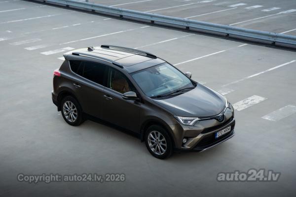 Beige Toyota RAV4 2017 in Tallinn, with an engine capacity of 2.50 L and mileage of 169 thousand km for 16900 €, photo 1 on AUTOMOTO.COM.LV