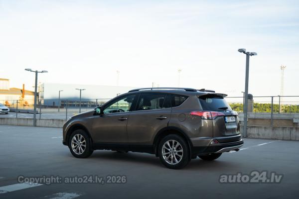 Beige Toyota RAV4 2017 in Tallinn, with an engine capacity of 2.50 L and mileage of 169 thousand km for 16900 €, photo 3 on AUTOMOTO.COM.LV