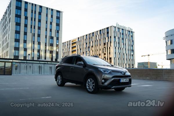 Beige Toyota RAV4 2017 in Tallinn, with an engine capacity of 2.50 L and mileage of 169 thousand km for 16900 €, photo 4 on AUTOMOTO.COM.LV