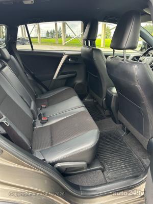 Beige Toyota RAV4 2017 in Tartu, with an engine capacity of 2.00 L and mileage of 72 thousand km for 17900 €, photo 12 on AUTOMOTO.COM.LV