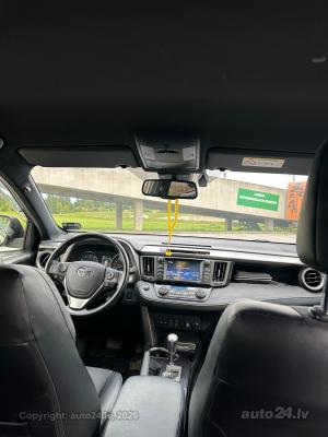 Beige Toyota RAV4 2017 in Tartu, with an engine capacity of 2.00 L and mileage of 72 thousand km for 17900 €, photo 13 on AUTOMOTO.COM.LV