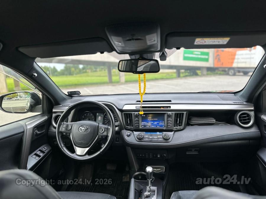 Beige Toyota RAV4 2017 in Tartu, with an engine capacity of 2.00 L and mileage of 72 thousand km for 17900 €, photo 14 on AUTOMOTO.COM.LV