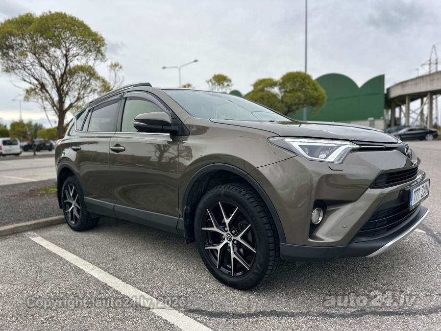 Beige Toyota RAV4 2017 in Tartu, with an engine capacity of 2.00 L and mileage of 72 thousand km for 17900 €, photo 16 on AUTOMOTO.COM.LV