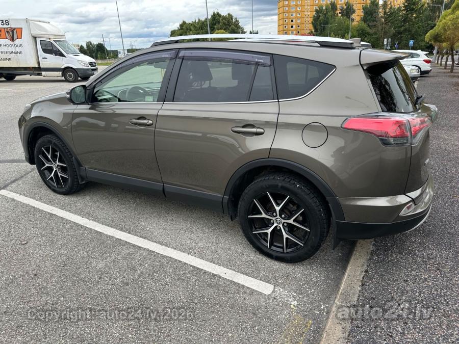 Beige Toyota RAV4 2017 in Tartu, with an engine capacity of 2.00 L and mileage of 72 thousand km for 17900 €, photo 19 on AUTOMOTO.COM.LV