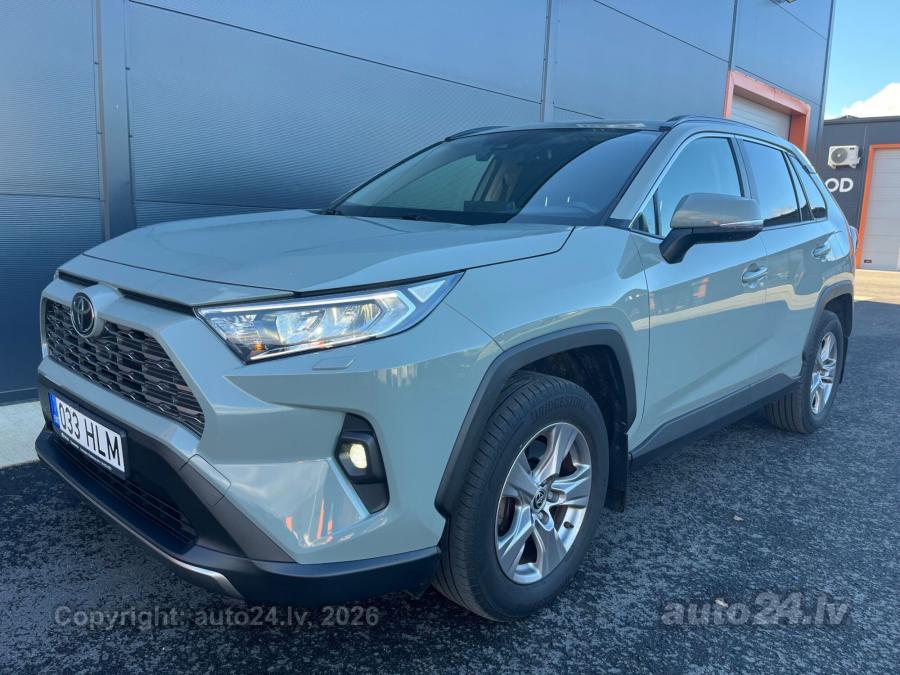 Smilšu krāsa Toyota RAV4 2022 Tallina, ar dzinēja tilpumu 2.00 L un nobraukumu 65 tūkst. km par 26950 €, foto 1 vietnē AUTOMOTO.COM.LV