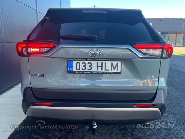 Beige Toyota RAV4 2022 in Tallinn, with an engine capacity of 2.00 L and mileage of 65 thousand km for 26950 €, photo 6 on AUTOMOTO.COM.LV