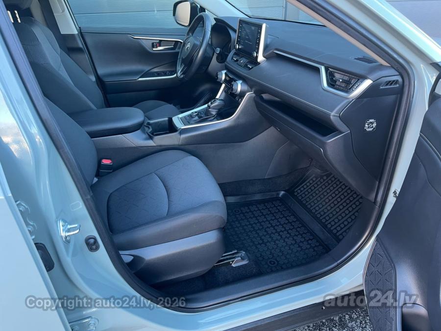 Smilšu krāsa Toyota RAV4 2022 Tallina, ar dzinēja tilpumu 2.00 L un nobraukumu 65 tūkst. km par 26950 €, foto 12 vietnē AUTOMOTO.COM.LV