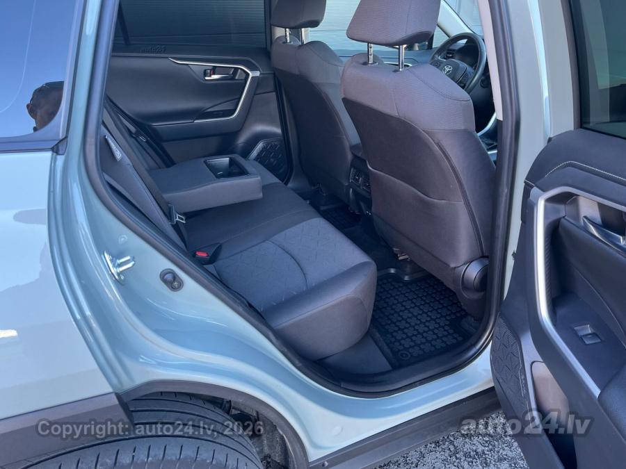 Smilšu krāsa Toyota RAV4 2022 Tallina, ar dzinēja tilpumu 2.00 L un nobraukumu 65 tūkst. km par 26950 €, foto 13 vietnē AUTOMOTO.COM.LV