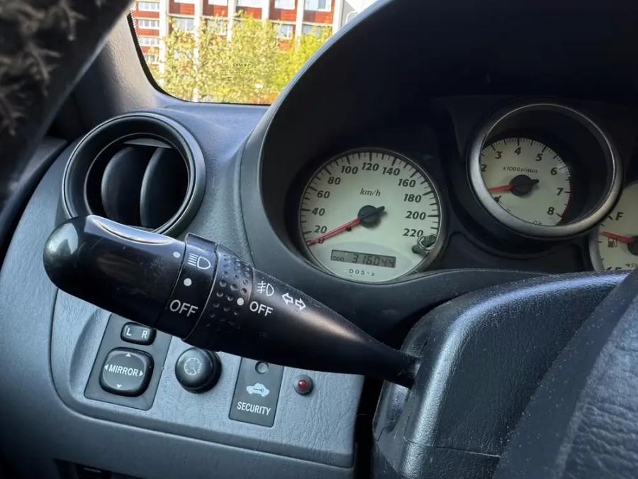Black Toyota RAV4 2001 in Riga, with an engine capacity of 2.00 L and mileage of 304 thousand km for 2990 €, photo 18 on AUTOMOTO.COM.LV
