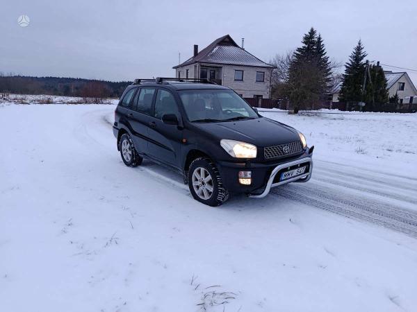 Black Toyota RAV4 2002 in Kaunas, with an engine capacity of 1.99 L and mileage of 344 thousand km for 1500 €, photo 3 on AUTOMOTO.COM.LV