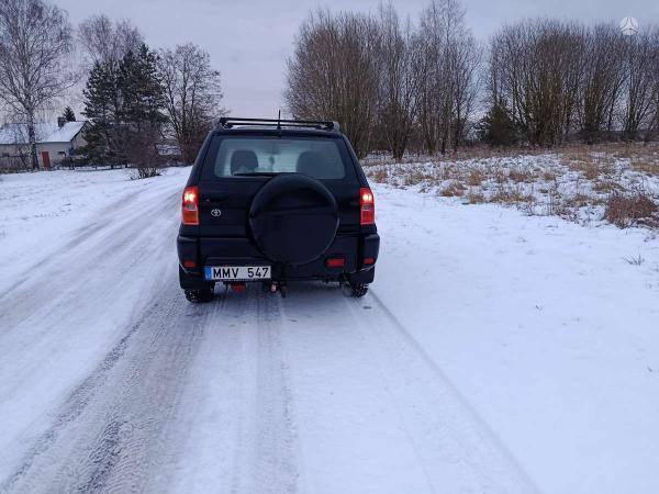 Black Toyota RAV4 2002 in Kaunas, with an engine capacity of 1.99 L and mileage of 344 thousand km for 1500 €, photo 5 on AUTOMOTO.COM.LV