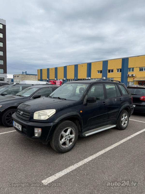 Melns Toyota RAV4 2002 Tallina, ar dzinēja tilpumu 2.00 L un nobraukumu 0 tūkst. km par 1499 €, foto 2 vietnē AUTOMOTO.COM.LV