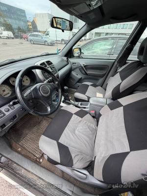Melns Toyota RAV4 2002 Tallina, ar dzinēja tilpumu 2.00 L un nobraukumu 0 tūkst. km par 1499 €, foto 5 vietnē AUTOMOTO.COM.LV