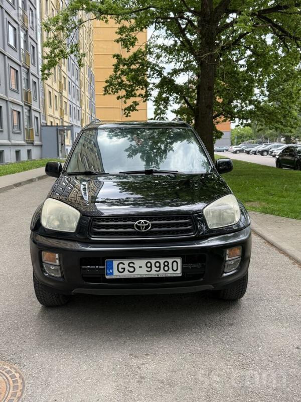 Black Toyota RAV4 2002 in Riga, with an engine capacity of 1.80 L and mileage of 237 thousand km for 3100 €, photo 3 on AUTOMOTO.COM.LV