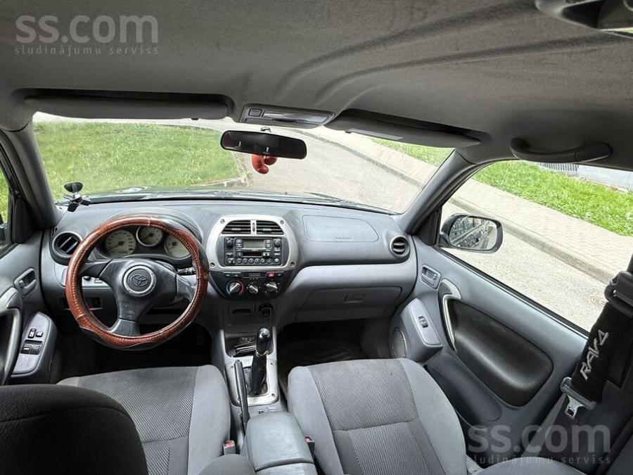 Melns Toyota RAV4 2002 Rīga, ar dzinēja tilpumu 1.80 L un nobraukumu 237 tūkst. km par 3100 €, foto 6 vietnē AUTOMOTO.COM.LV